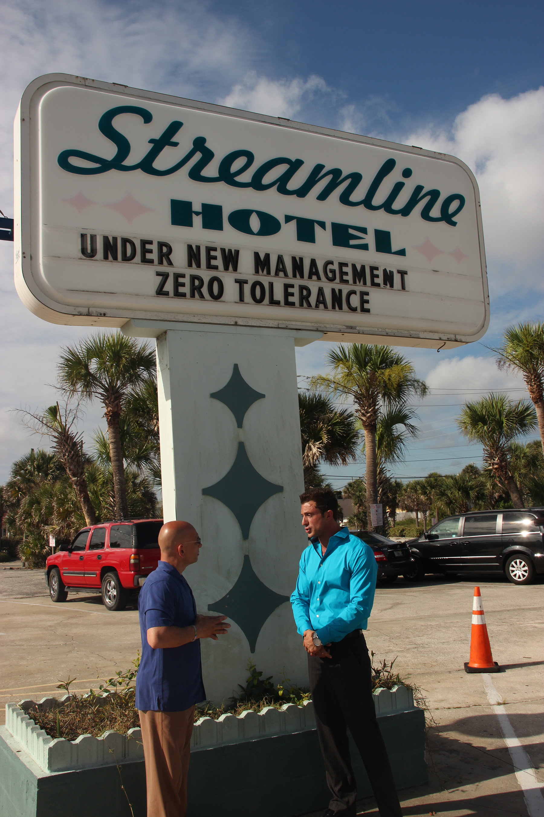 TRAVEL CHANNEL’S TWO HOTEL EXPERTS CHECK-IN ON TUESDAY, OCTOBER 7