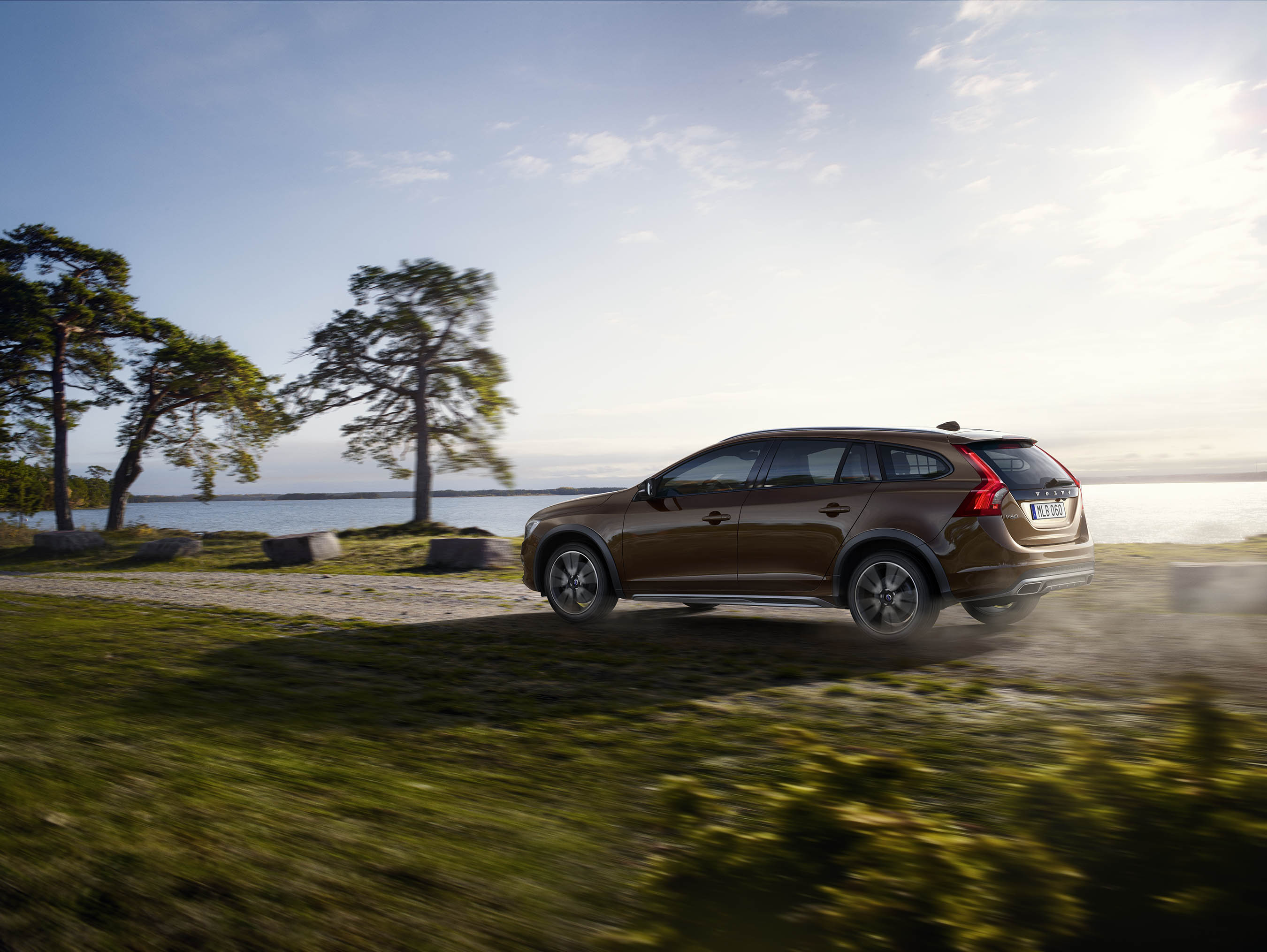 Volvo Cars reveals the new V60 Cross Country