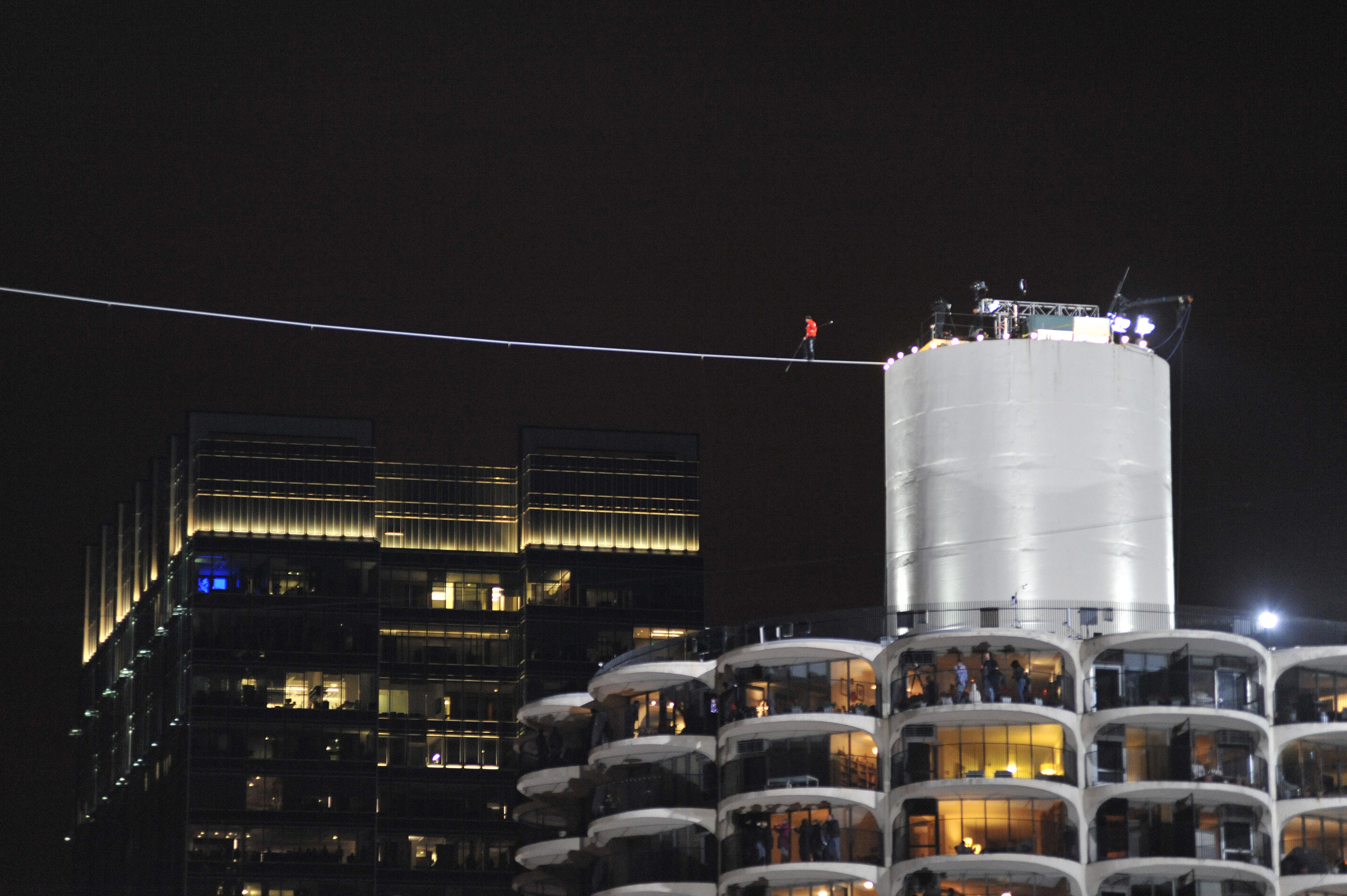Nik Wallenda masters Chicago skyline with new JEANRICHARD