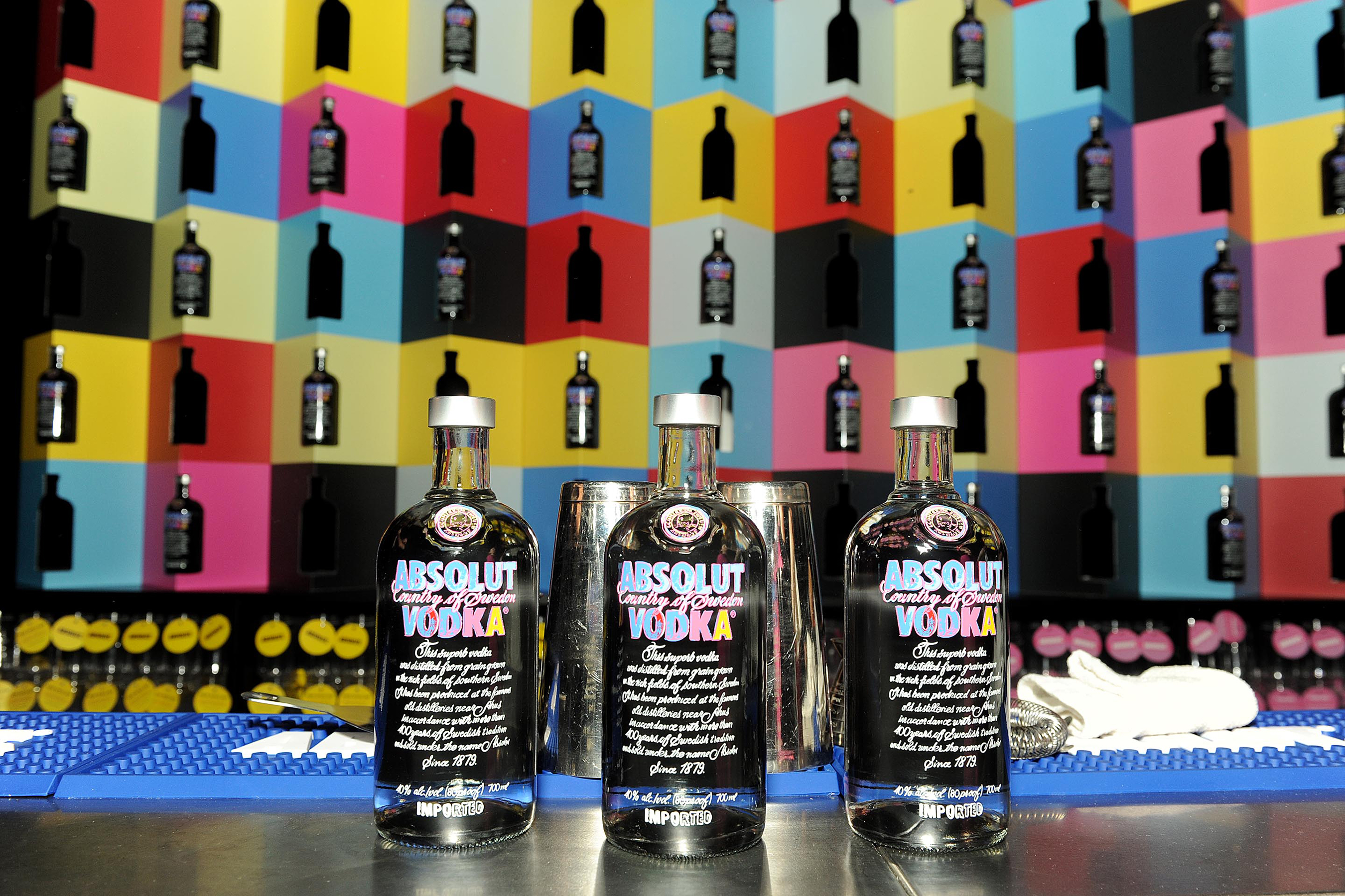 ABSOLUT® LAUNCHES LIMITED EDITION ANDY WARHOL BOTTLE