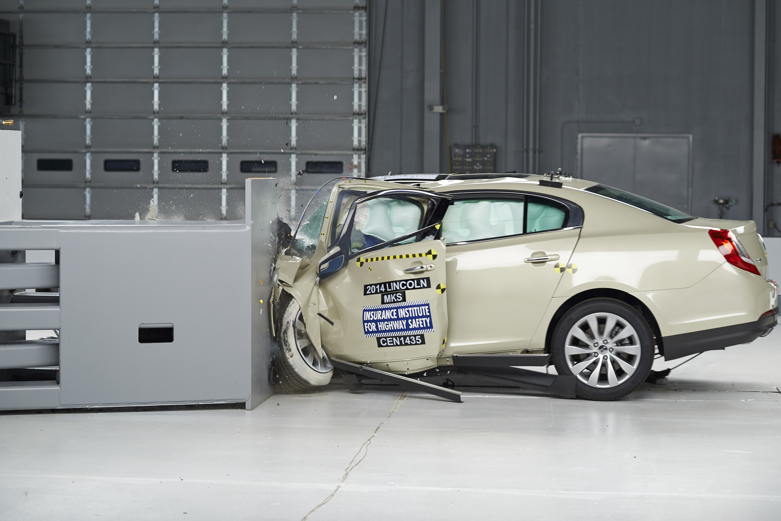 Small overlap results for 3 large luxury cars run the gamut; Infiniti ...