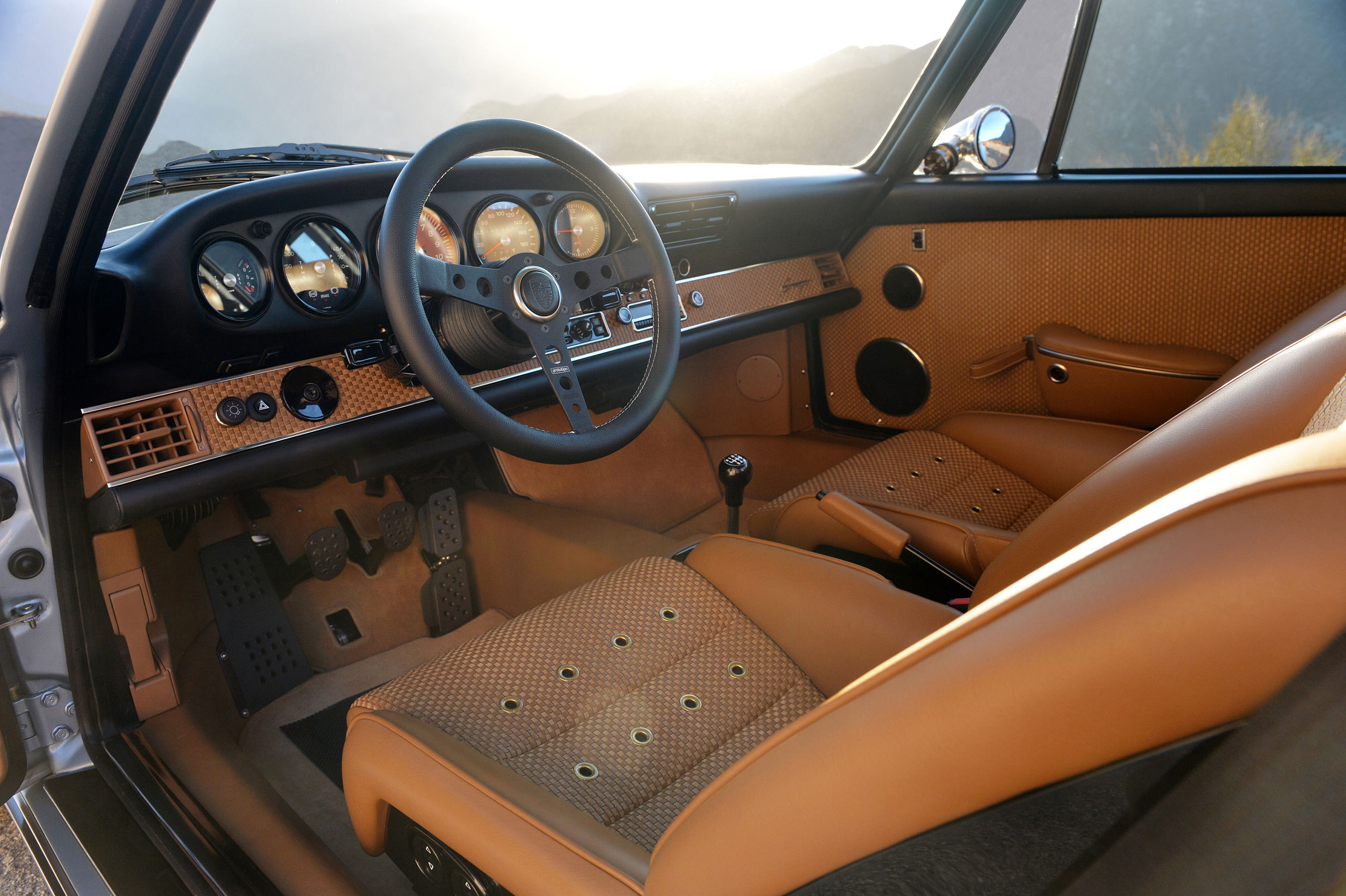 SINGER VEHICLE DESIGN SHOWS ITS WORK AT 2014 ‘CONNECTED CAR EXPO’ AND ...