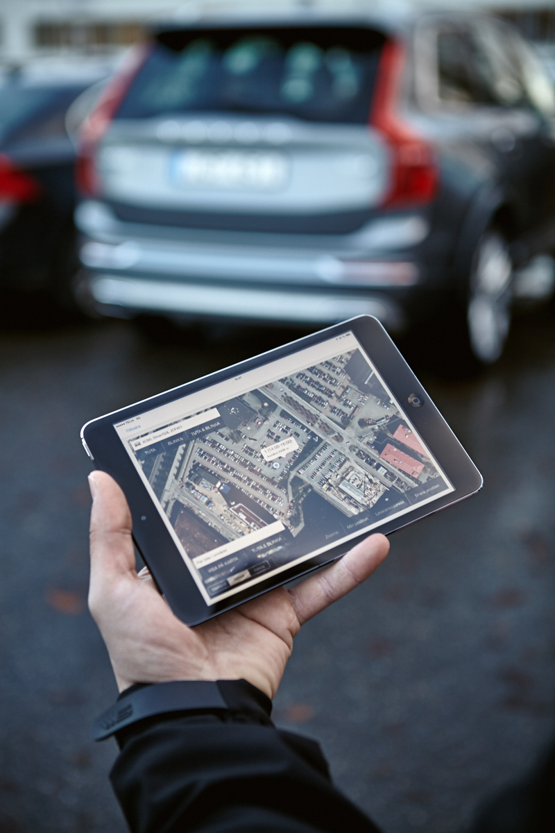 VOLVO LETS YOU HAVE YOUR CHRISTMAS SHOPPING DELIVERED DIRECTLY TO YOUR CAR
