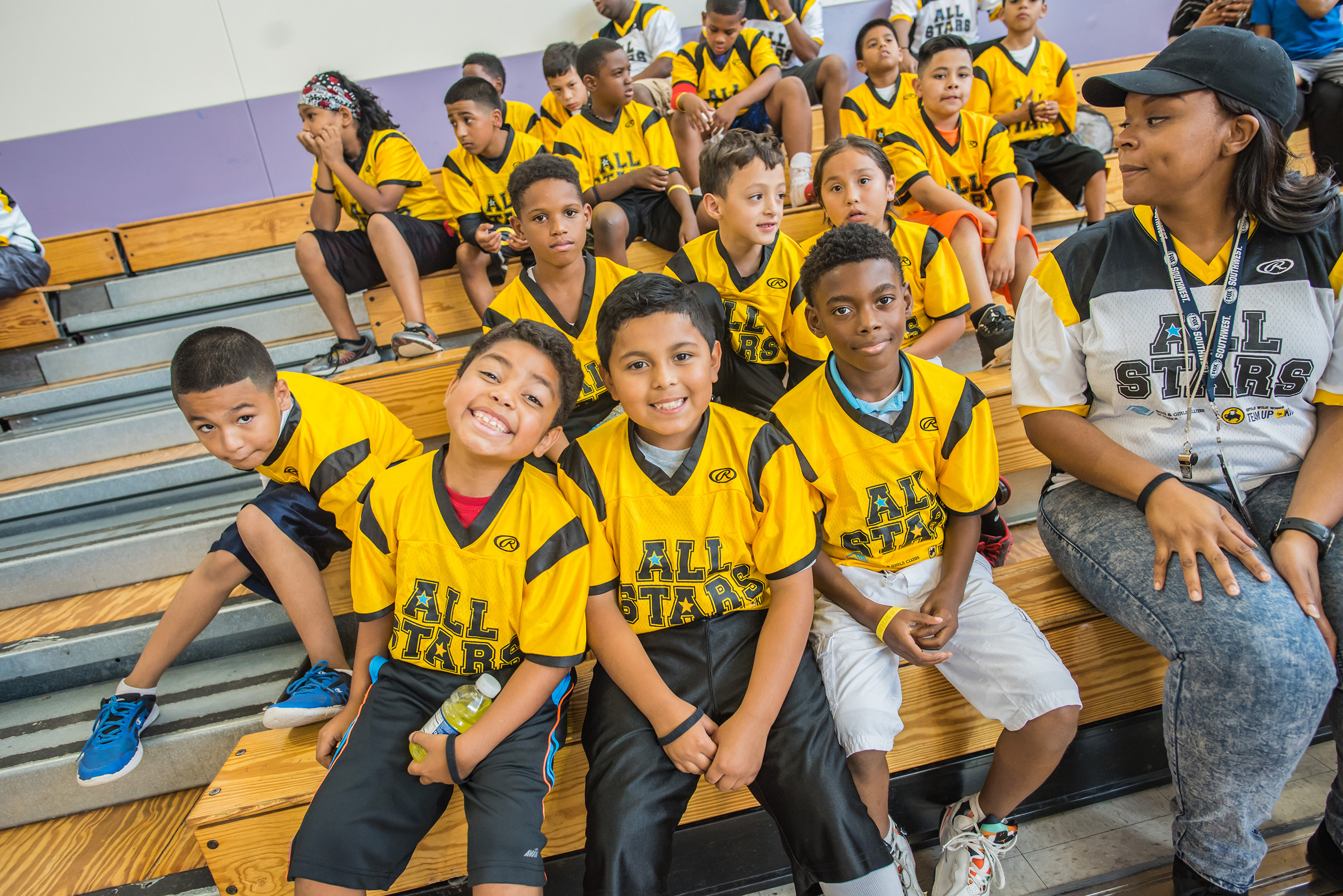 Buffalo wild wings raises over $1.1 million for youth sports programs ...