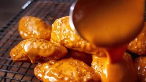Meatless Wing Launches Nationwide at Hooters in Partnership with Quorn