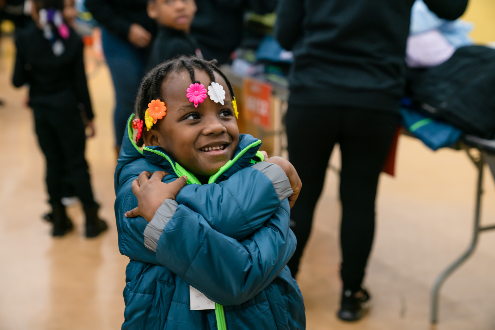 FIVE SIMPLE WAYS TO GIVE BACK THIS HOLIDAY SEASON