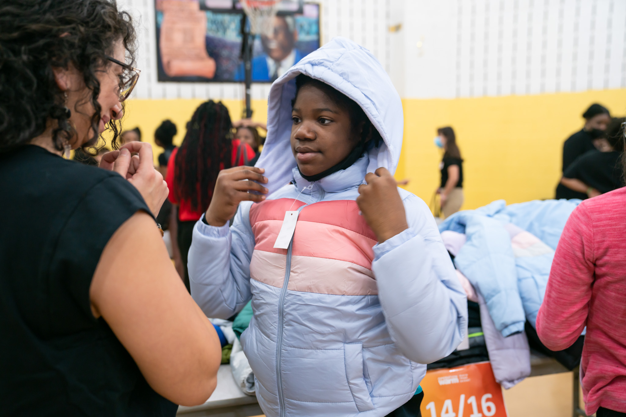 FIVE SIMPLE WAYS TO GIVE BACK THIS HOLIDAY SEASON