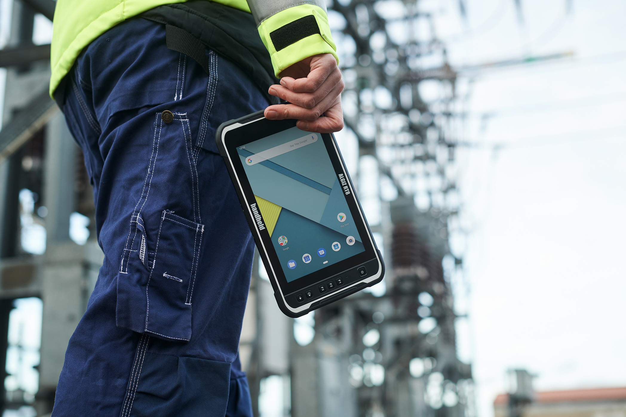 Handheld lanza la ALGIZ RT8