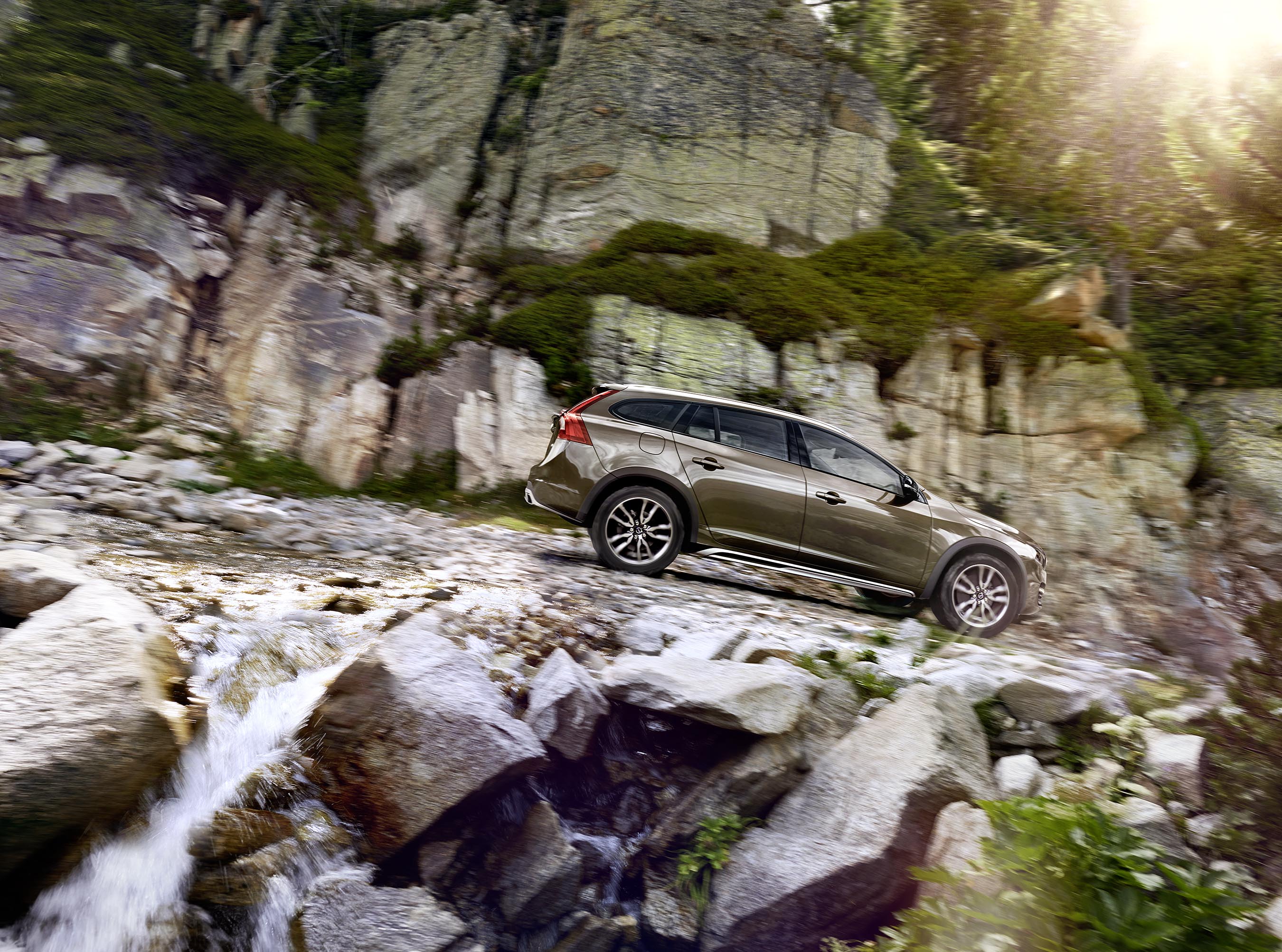 Volvo Cars reveals the new V60 Cross Country