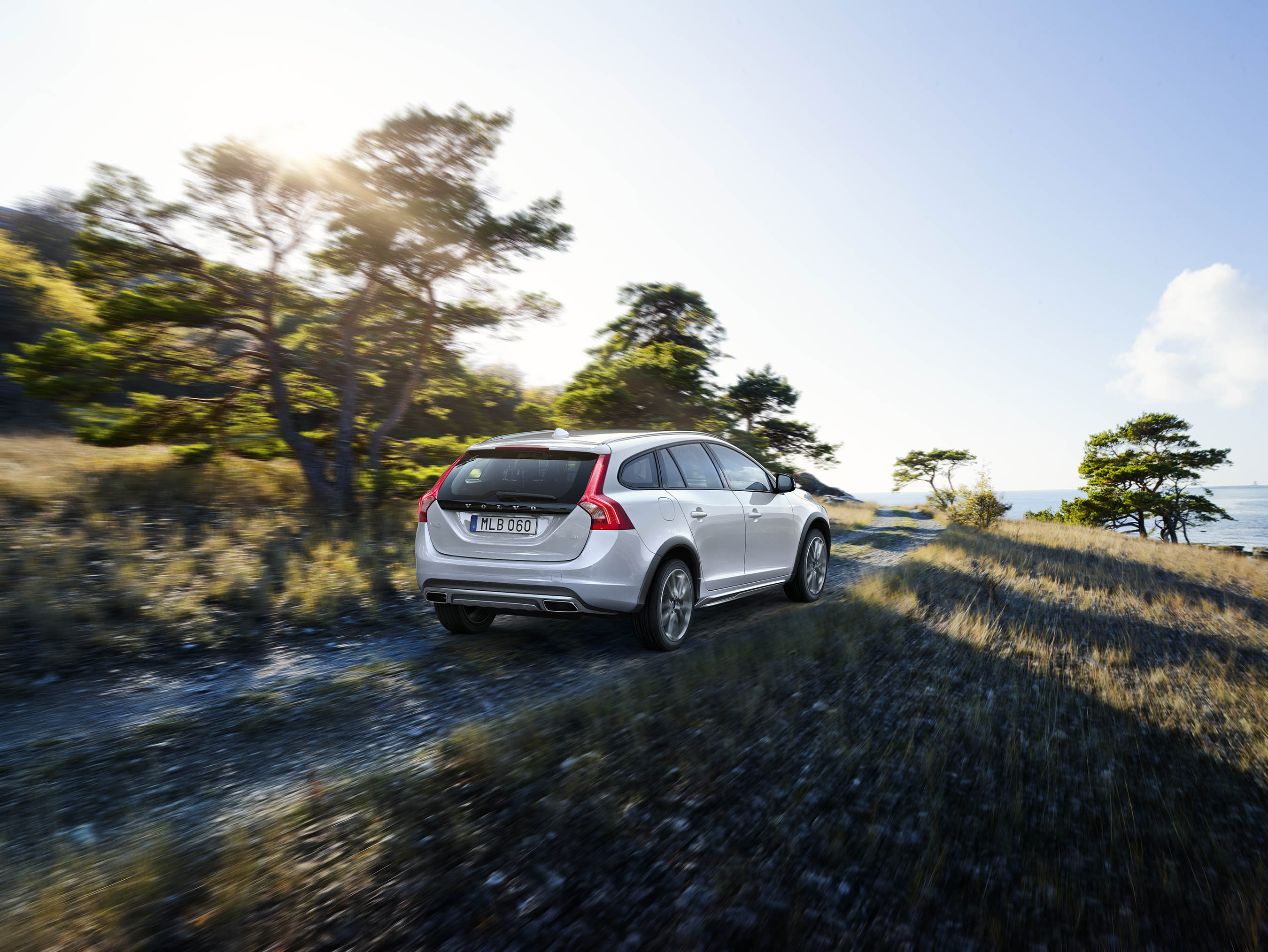 Volvo Cars reveals the new V60 Cross Country