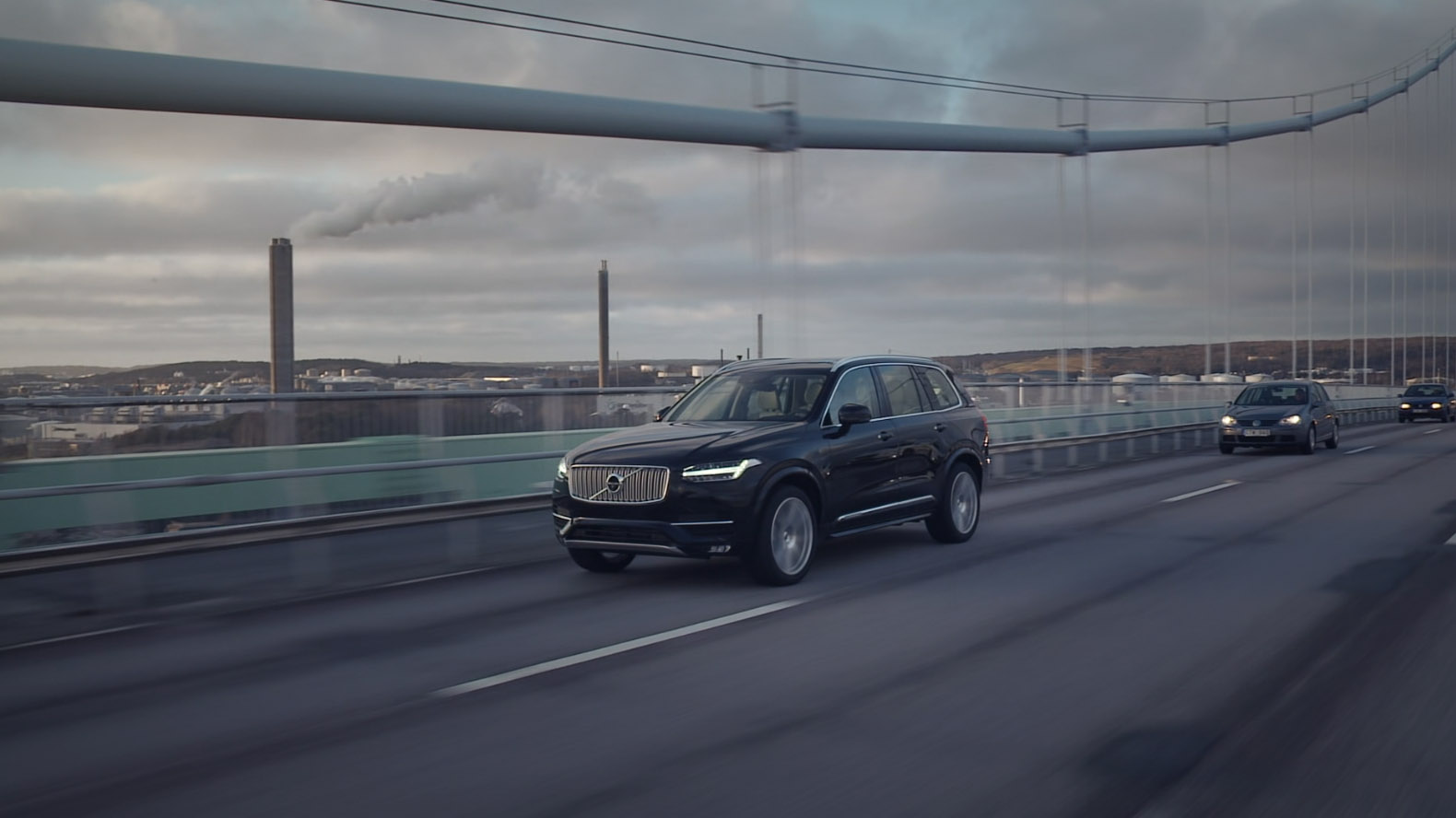 volvo cars presents the world’s first complete self-driving car system