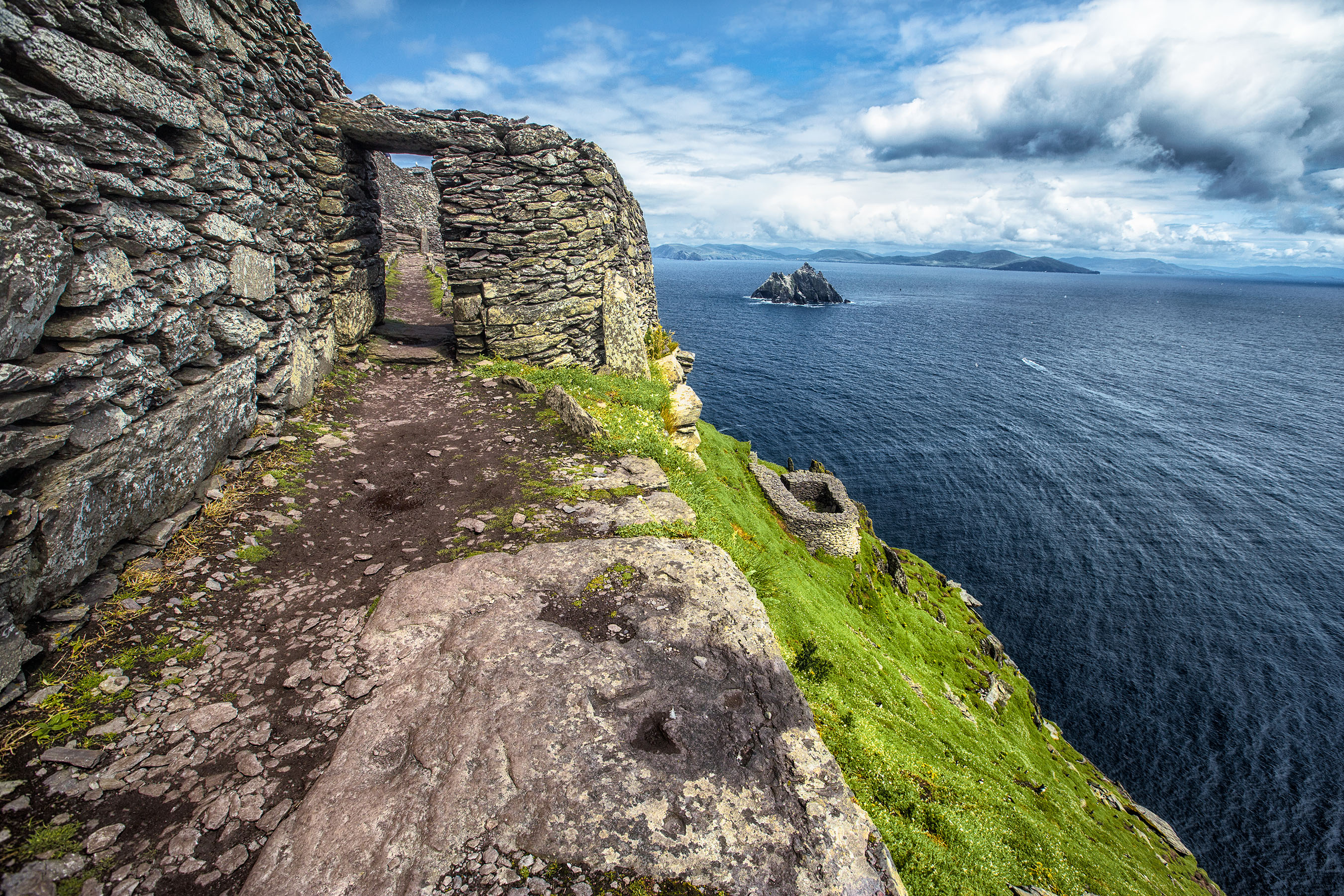 JJ Abrams sought the authenticity of Skellig Michael for Star Wars ...