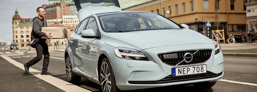 Volvo Cars pioneers two-hour in-car delivery service with Swedish start ...