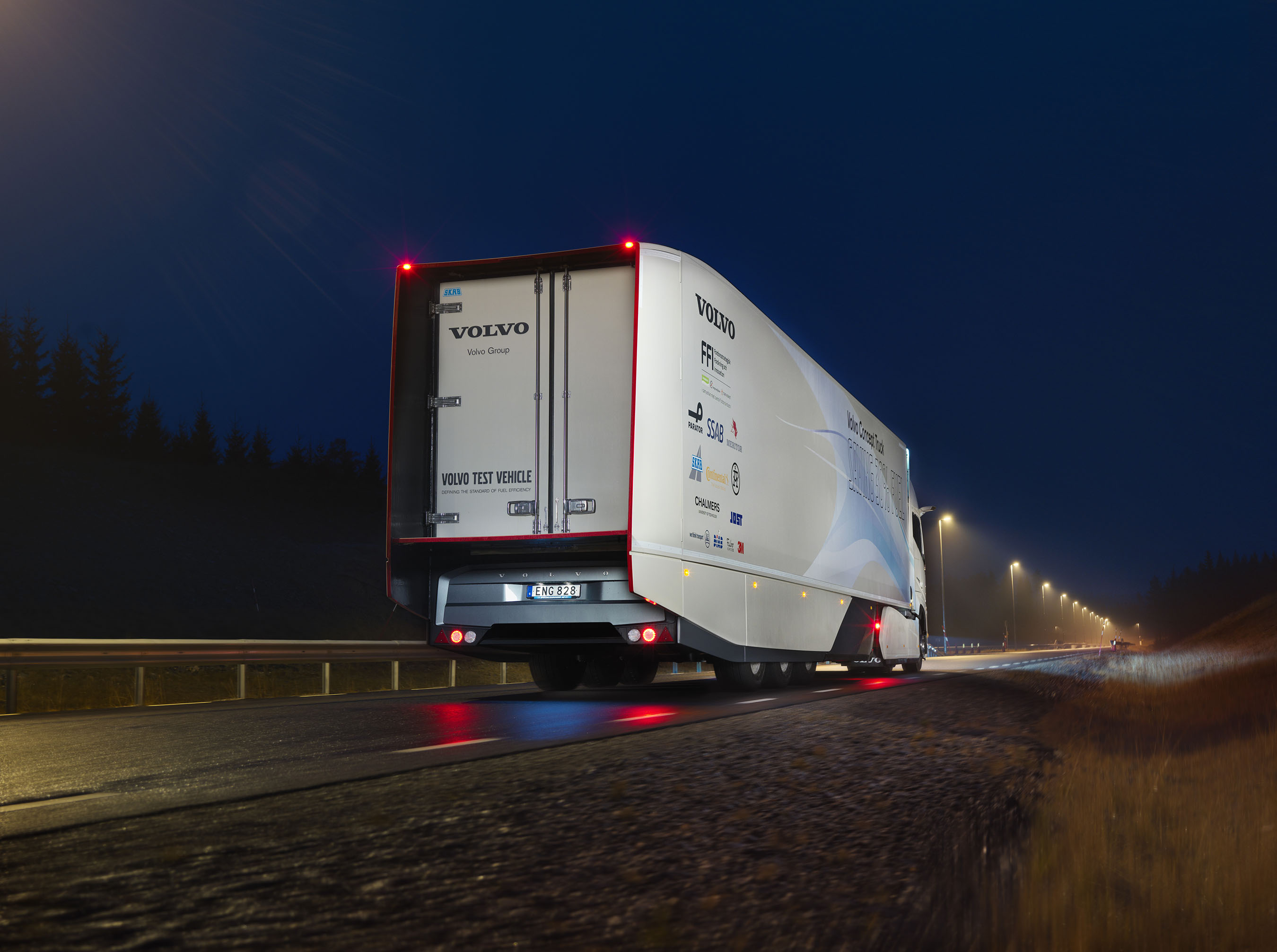 Volvo Trucks’ latest concept vehicle tests a hybrid powertrain for long ...
